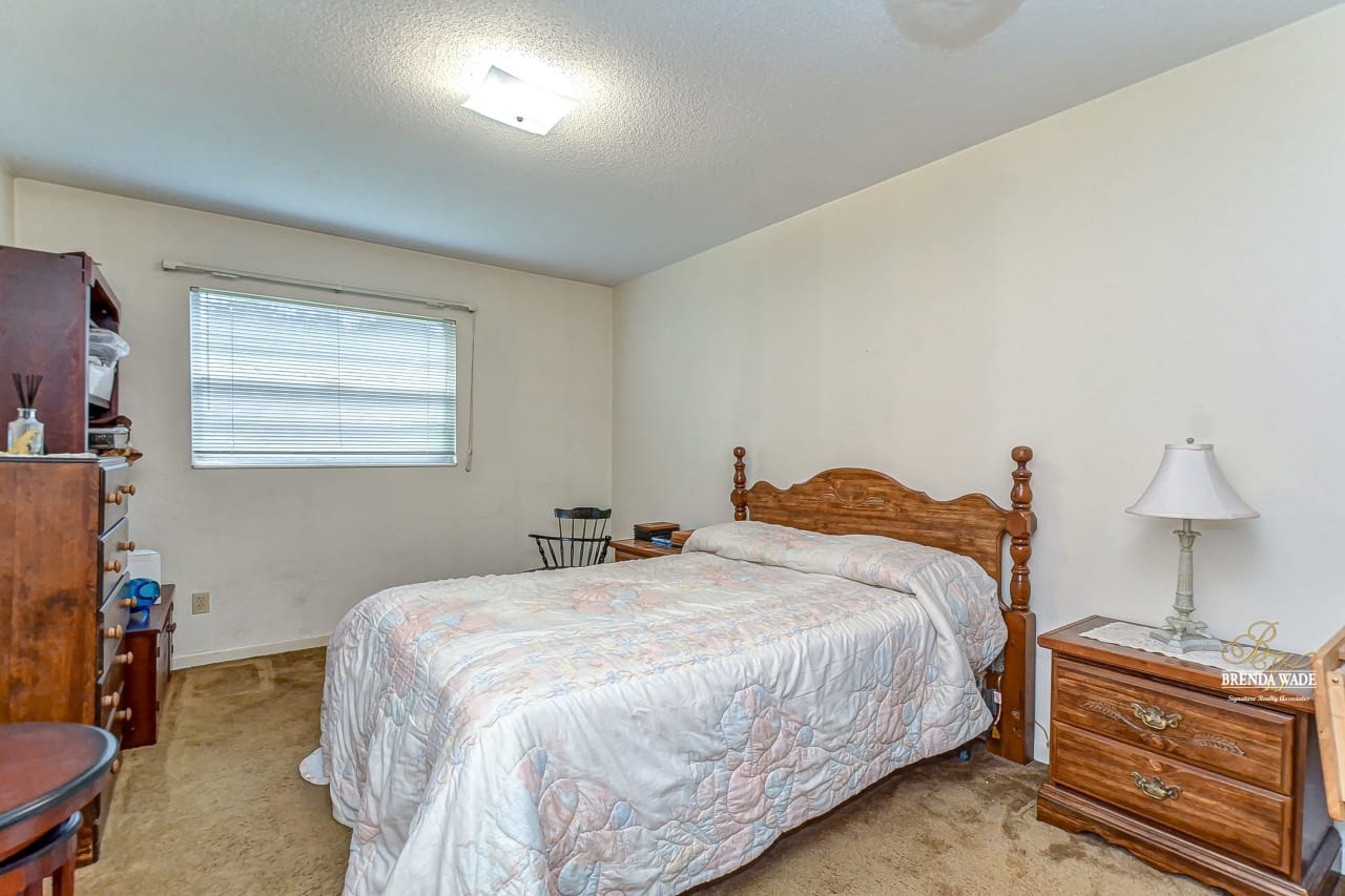 SOLD | 617 GREENBRIAR DRIVE