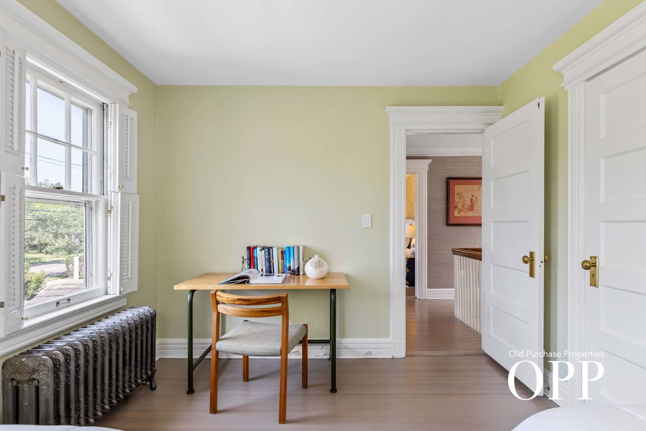 52 South Country Road | Bellport Village, NY 11713 | 5 Beds