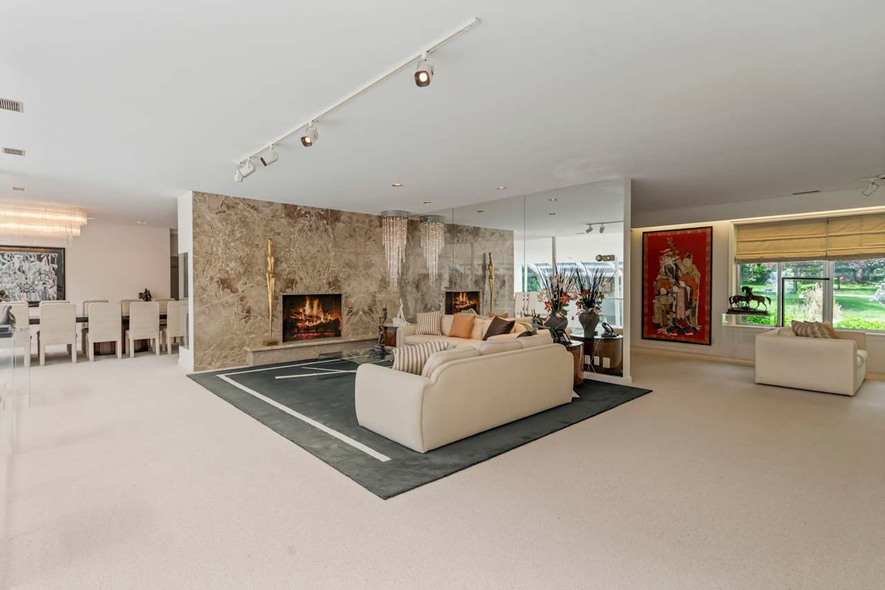 Sprawling Ravine Estate | Barry Cohen Homes