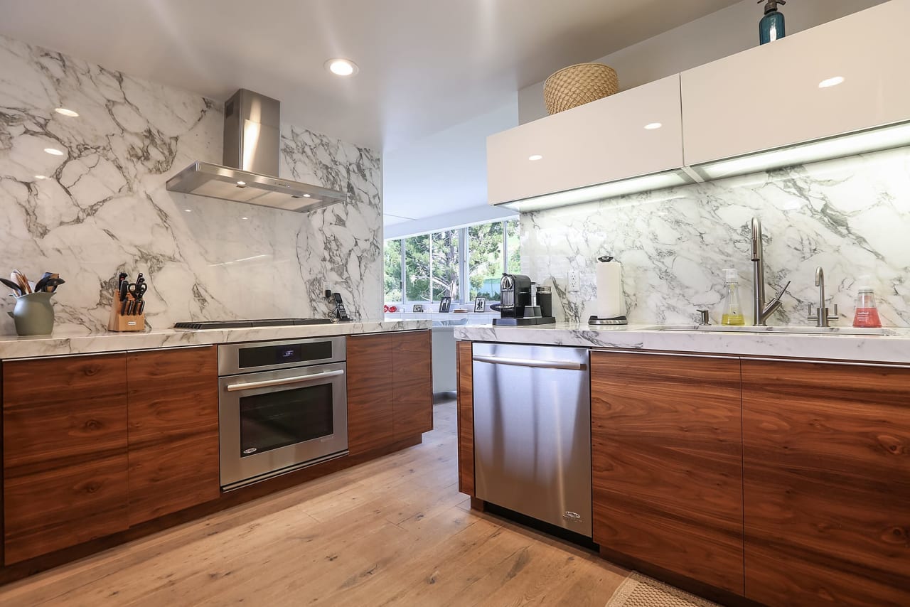 Exquisite 2 Bed 2 Bath Condo in Edgewater Towers | Pacific Palisades ...