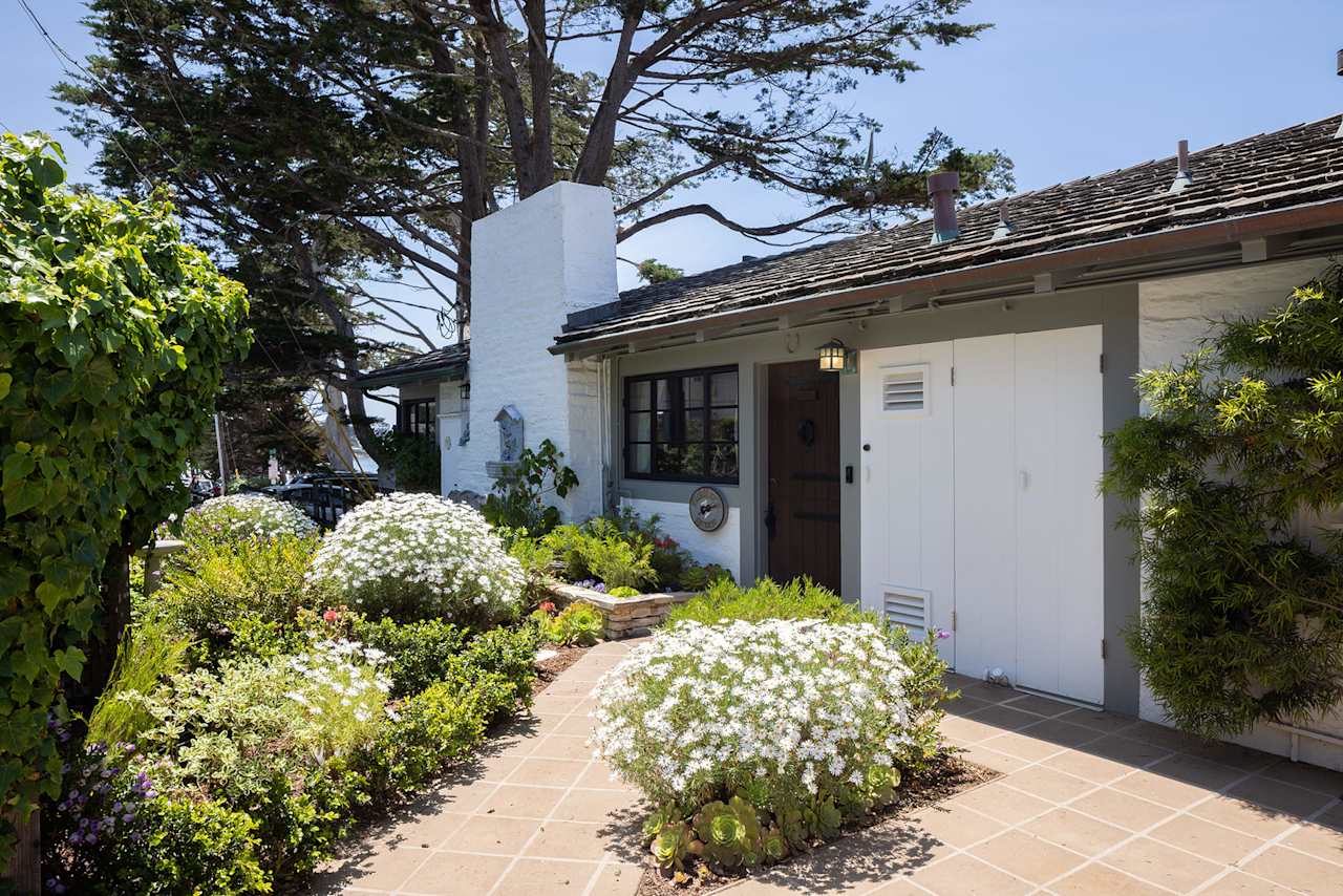 Fiddler's Green - Scenic & 8th NW Corner