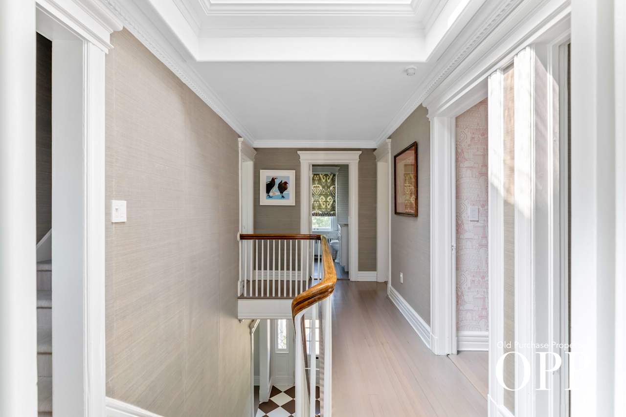 52 South Country Road | Bellport Village, NY 11713 | 5 Beds