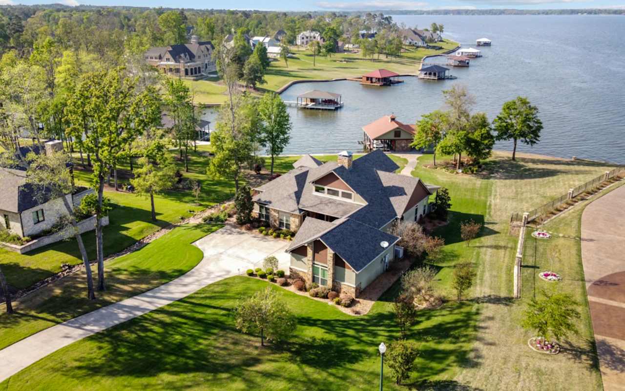 Lake Palestine | Neighborhood Guide