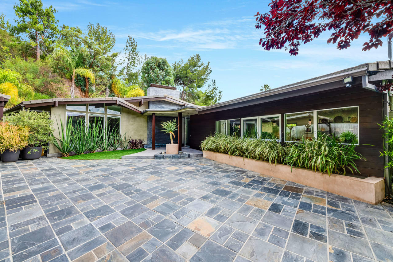 Beverly Hills Real Estate Agent & Realtor | Jade Mills | Bel Air