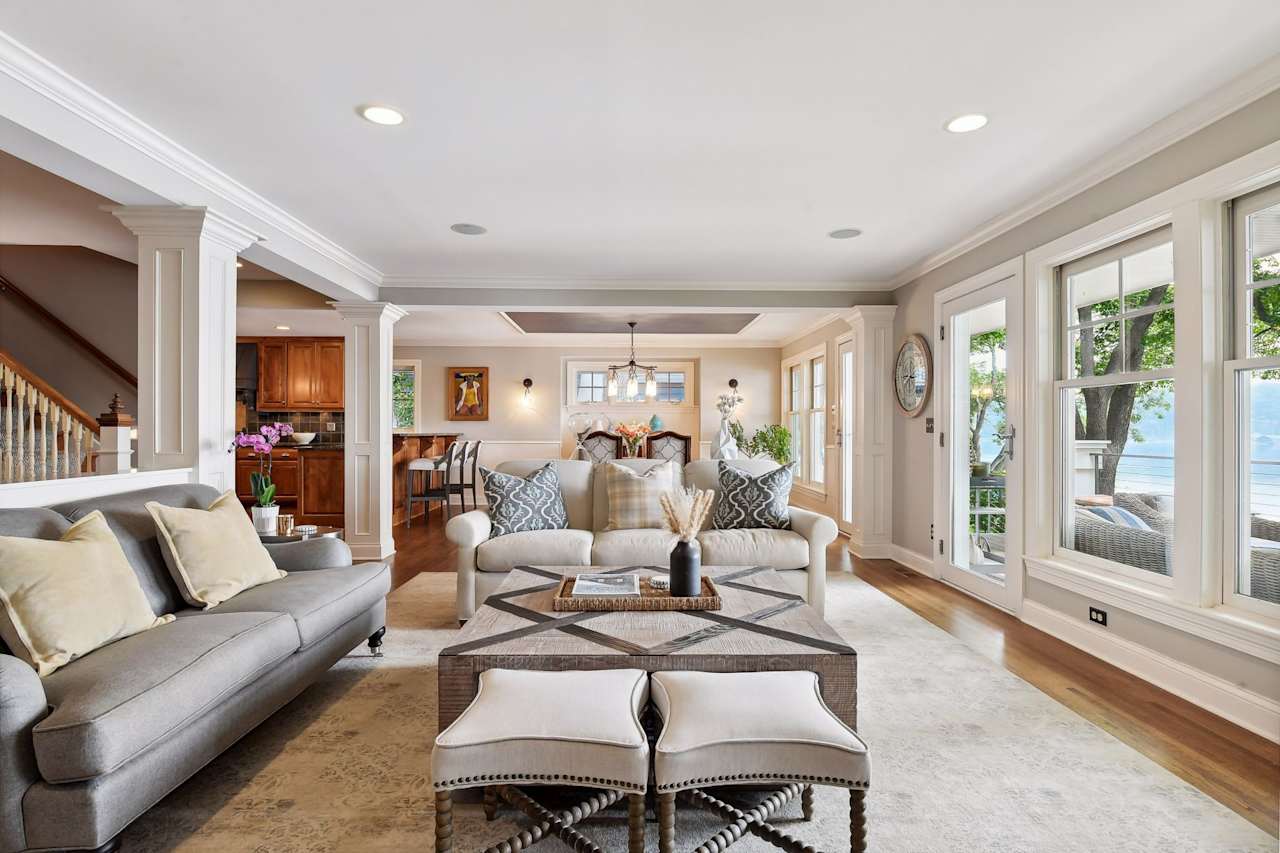 19855 Cottagewood Ave, Deephaven | John Adams Real Estate