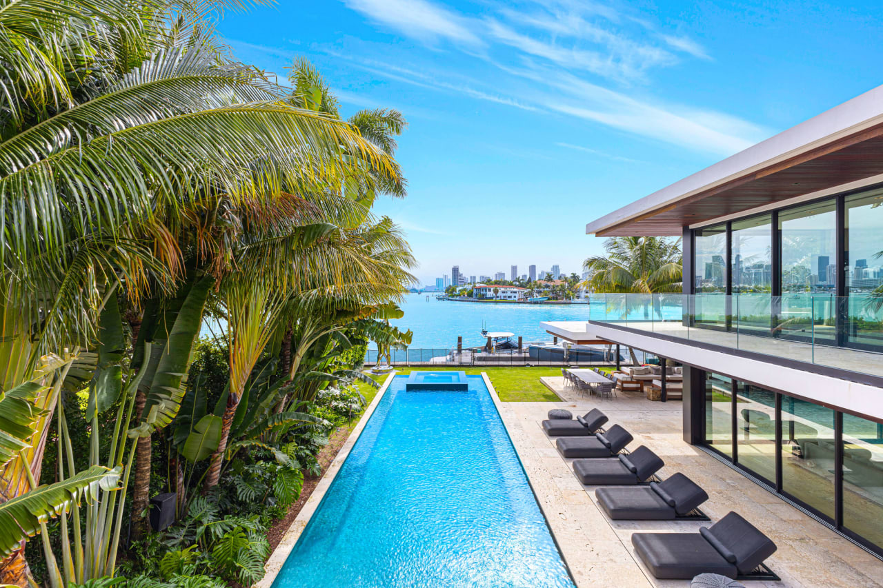 Luxury Homes For Sale in Miami | Luxury Waterfront Homes | Dora Puig