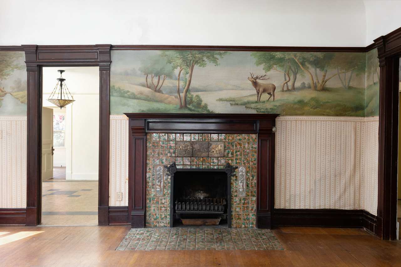 Grand Los Angeles Craftsman