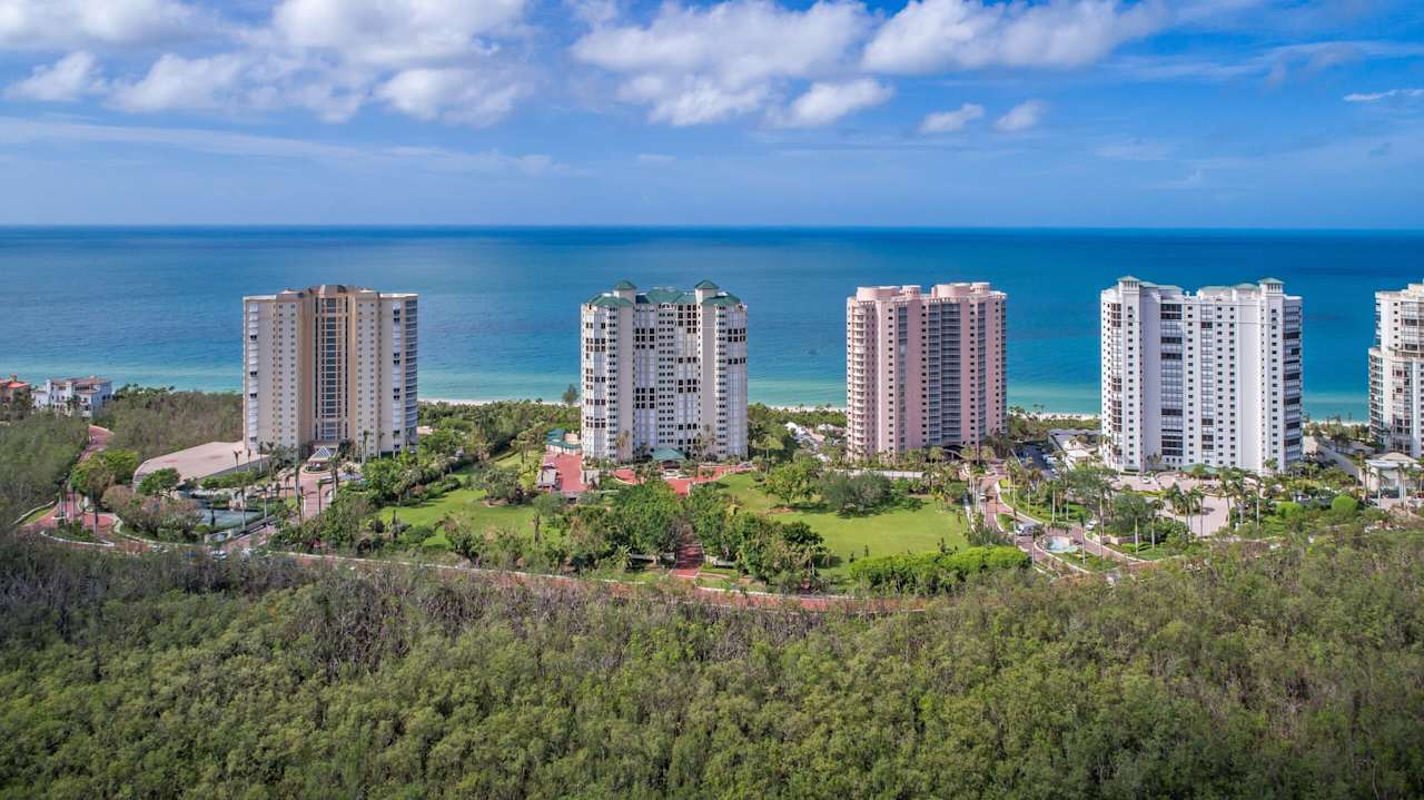 Pelican Bay | Community Guide