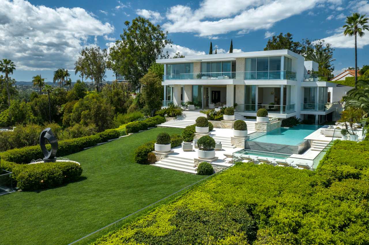 Drew Fenton - Luxury Real Estate Agent in Beverly Hills