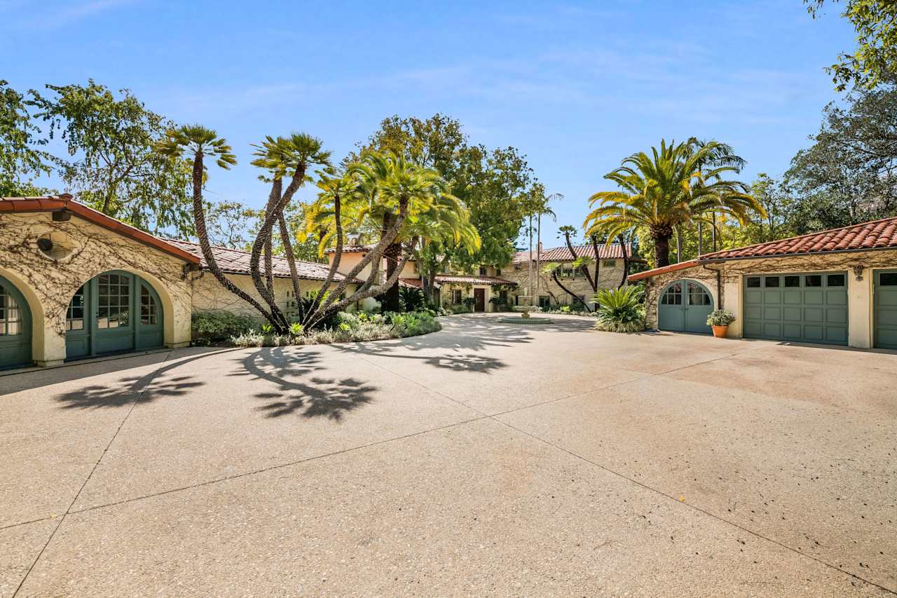 Beverly Hills Real Estate Agent & Realtor | Jade Mills | Bel Air