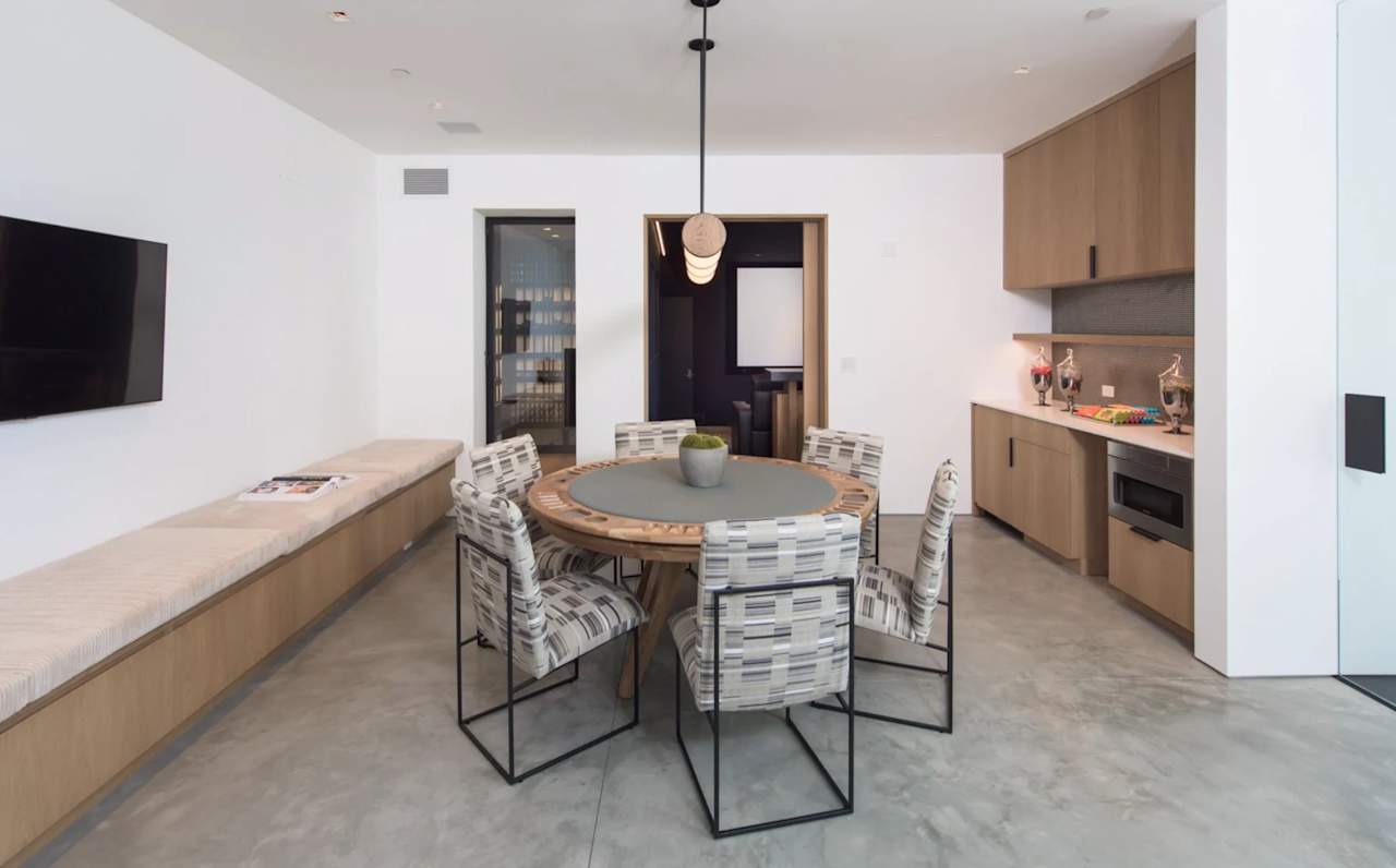 971 Linda Flora Dr | 90049 | 5 Beds, 5 Baths