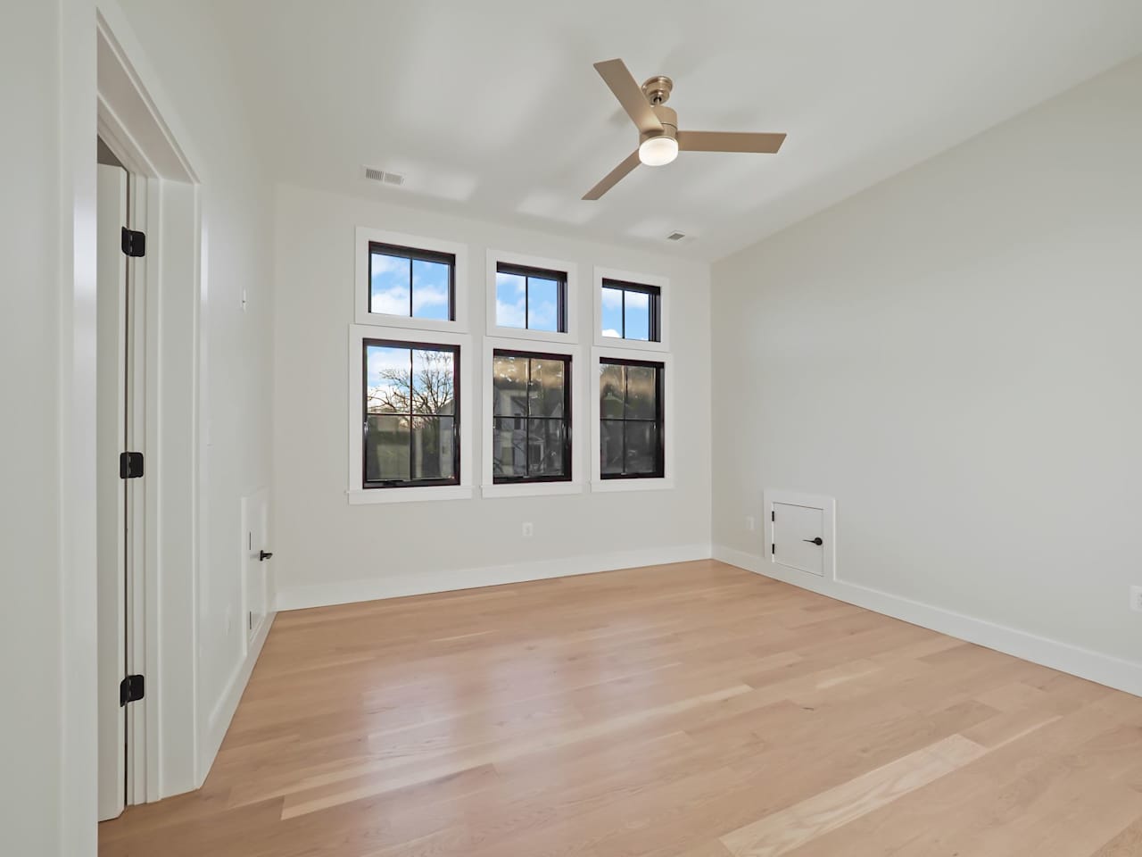 Property Photos | 7811 Fulbright Court | Marysol Bonilla