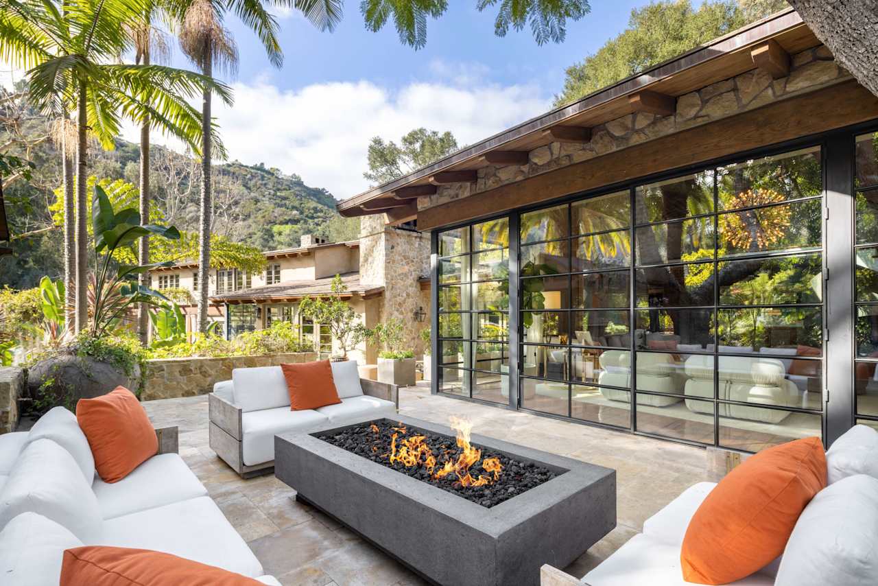 1492 Stone Canyon Rd