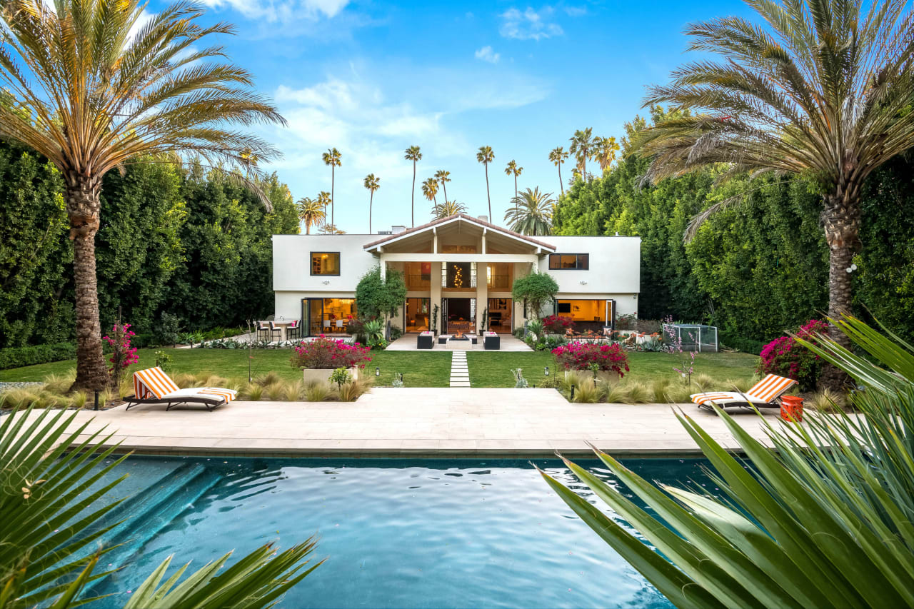 Beverly Hills Real Estate Agent | Jade Mills | Realtor Agency