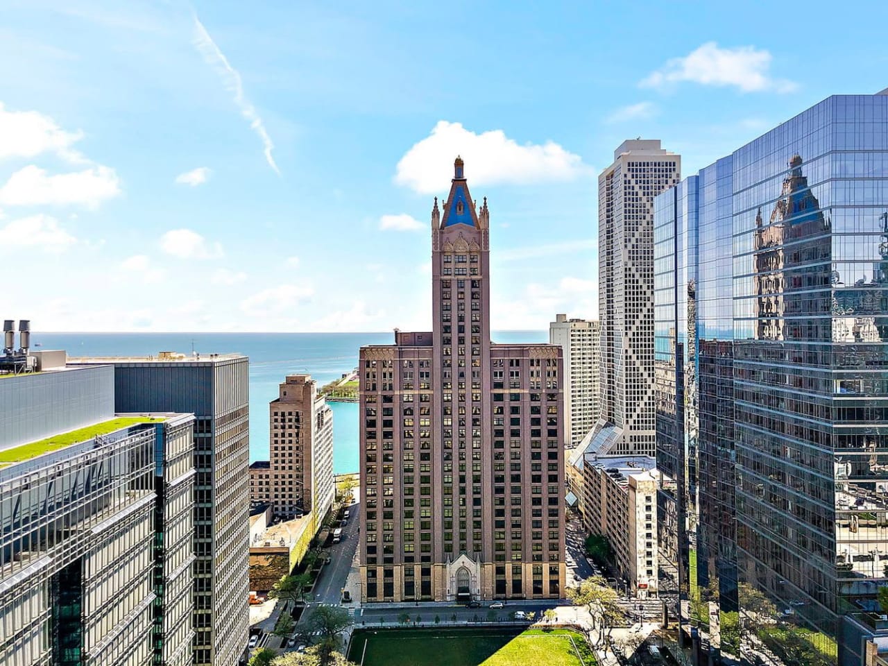 Chicago IL Luxury Real Estate - Homes For Sale - RM Luxury Group