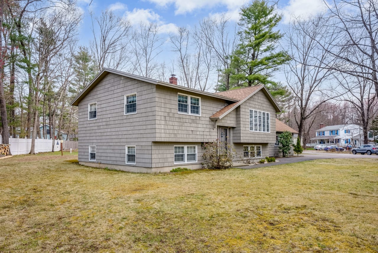Home For Sale in Windham, Maine | 25 Acorn Lane | Tomazin Goff Realty ...