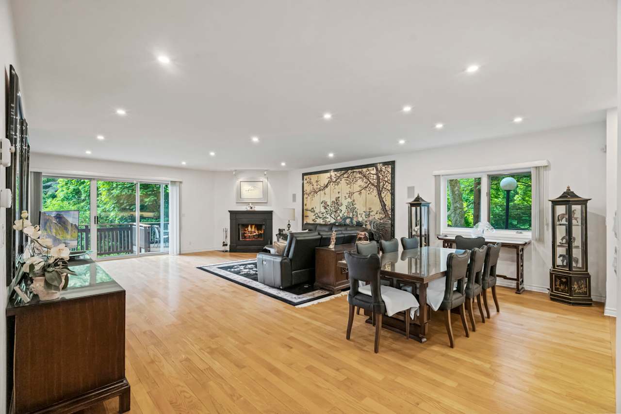 Sprawling Ravine Estate | Barry Cohen Homes