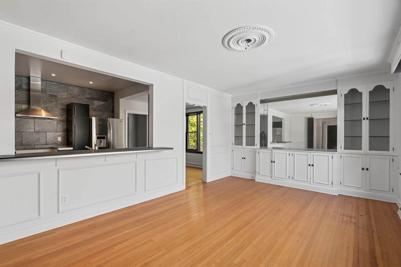 44 The Bridle Path | Barry Cohen Homes