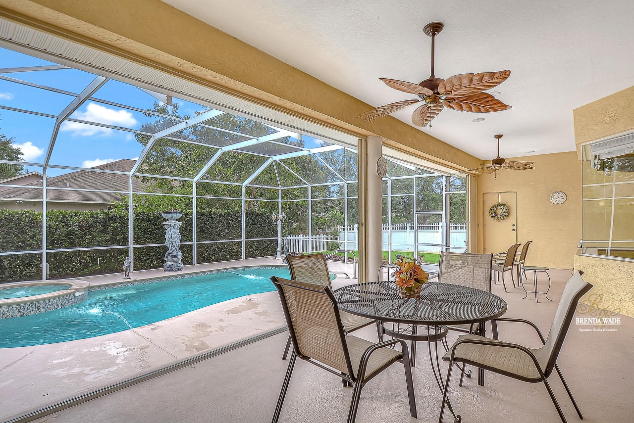 721 Citrus Wood Lane | Valrico, FL 33594 | Brenda Wade Team