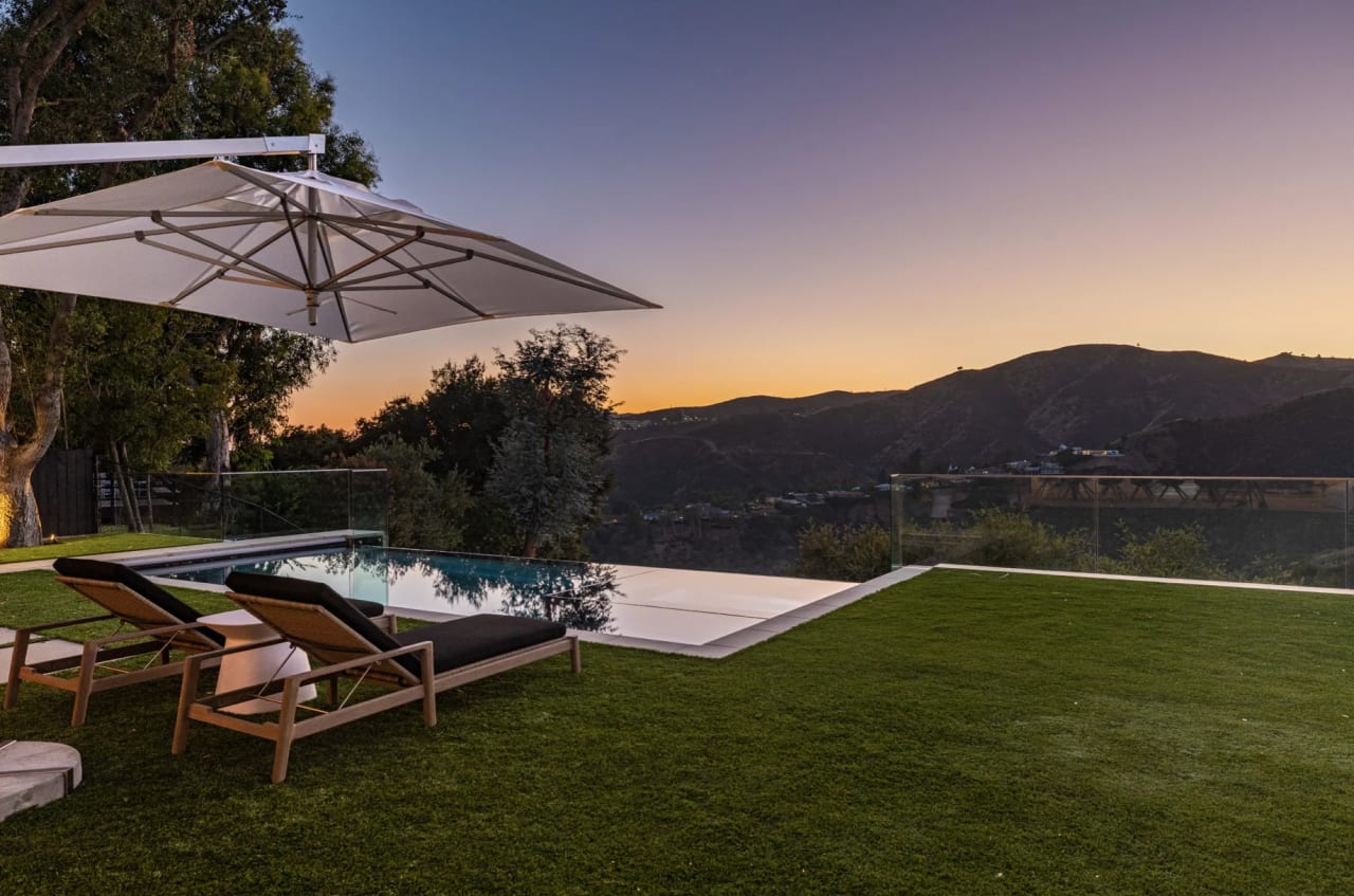 971 Linda Flora Dr | 90049 | 5 Beds, 5 Baths