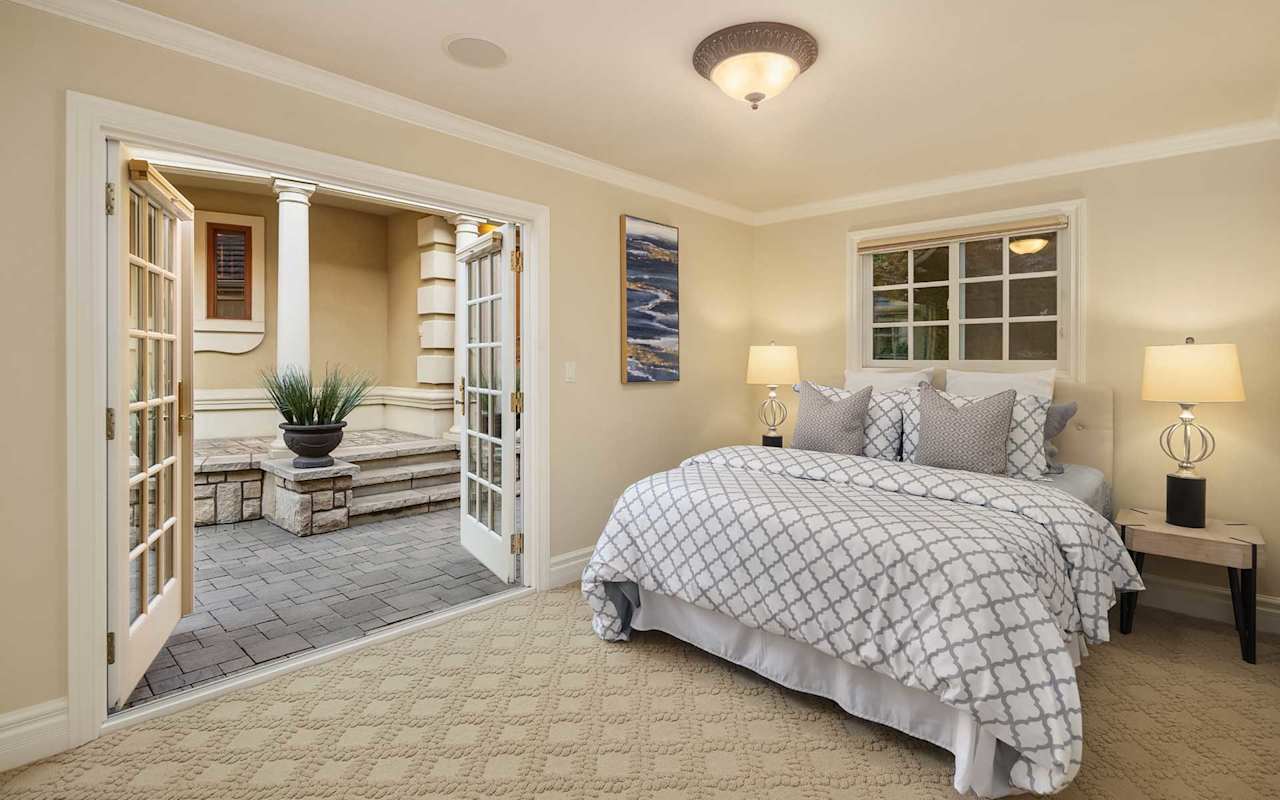 Experience a True Connection to the Lake on Holmes Point | Team Foster