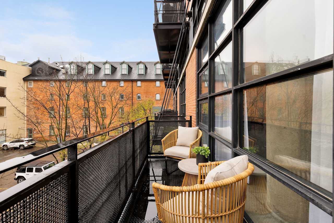 90 Sumach Street 304 & 305 | Toronto, ON, M5A4R4 | Lofty Luxury ...