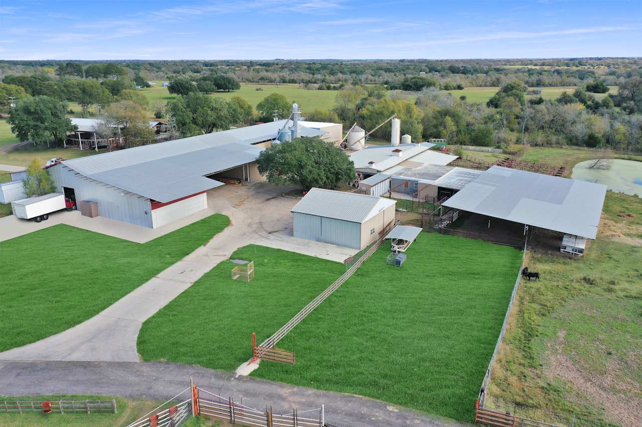 Iconic Diamond L Ranch Located in Washington County Between Brenham ...