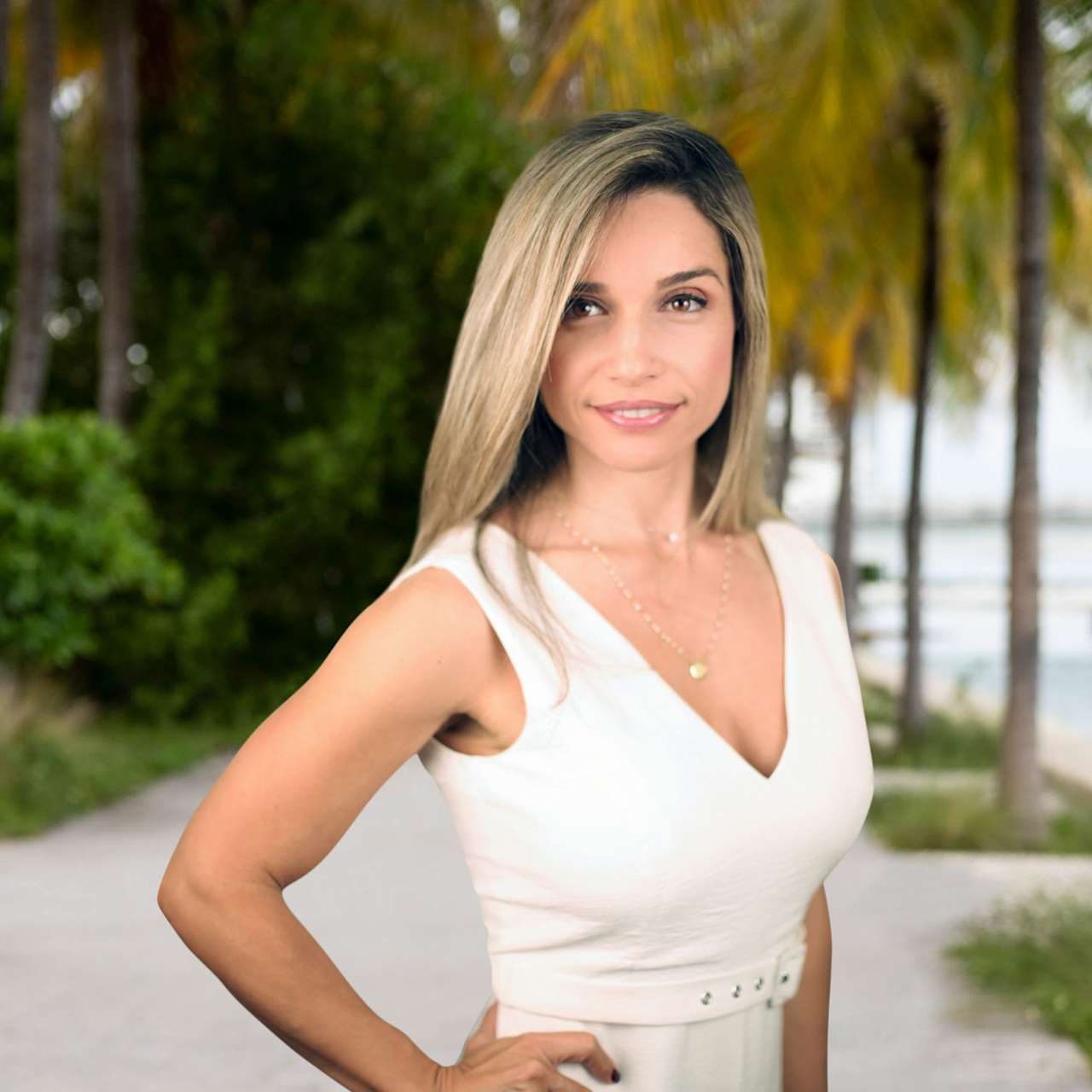 About Claudia Cavalcante Sofronia