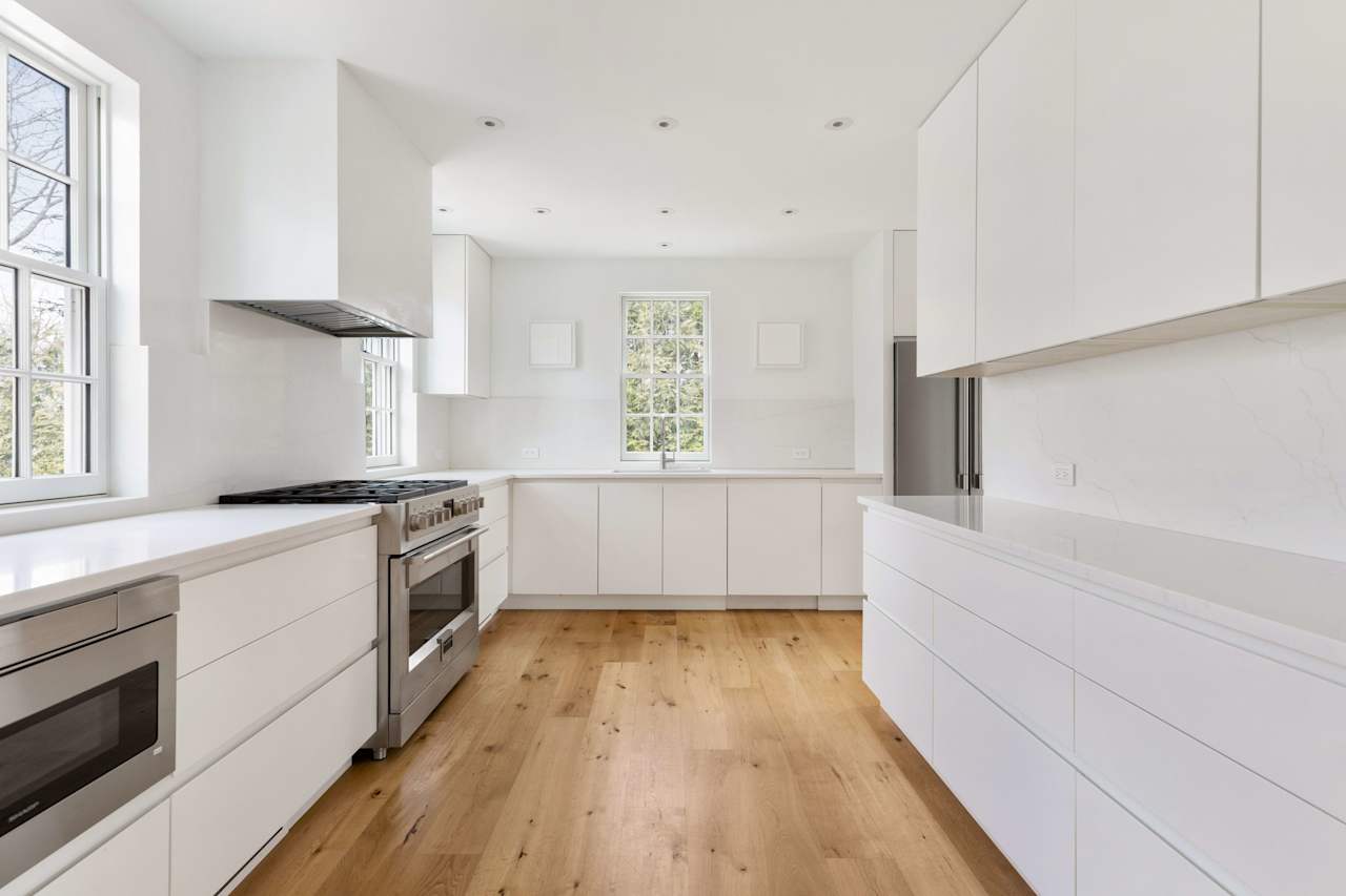 20 South Howells Pt Rd | Bellport Village NY 11713 | 4 Beds