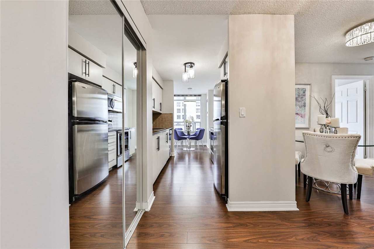 310 Burnhamthorpe Road W #1206Mississauga