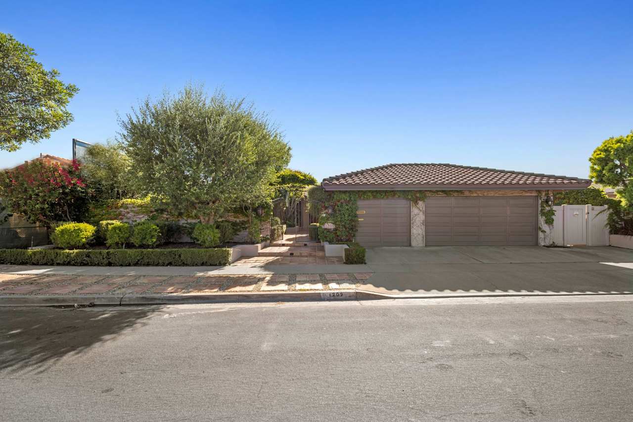 1209 Keel Dr, Corona del Mar, CA 92625 - Mary Golding | Mary Golding