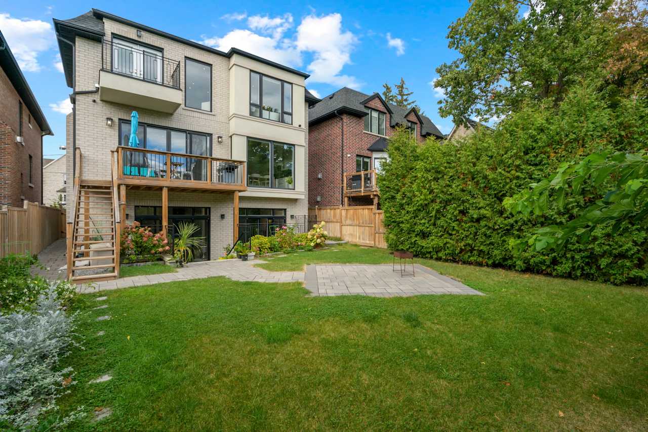 SOLD: Spectacular Contemporary Residence | Barry Cohen Homes