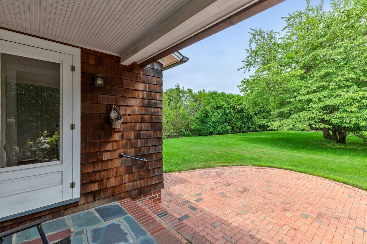 QUINTESSENTIAL BELLPORT HOME