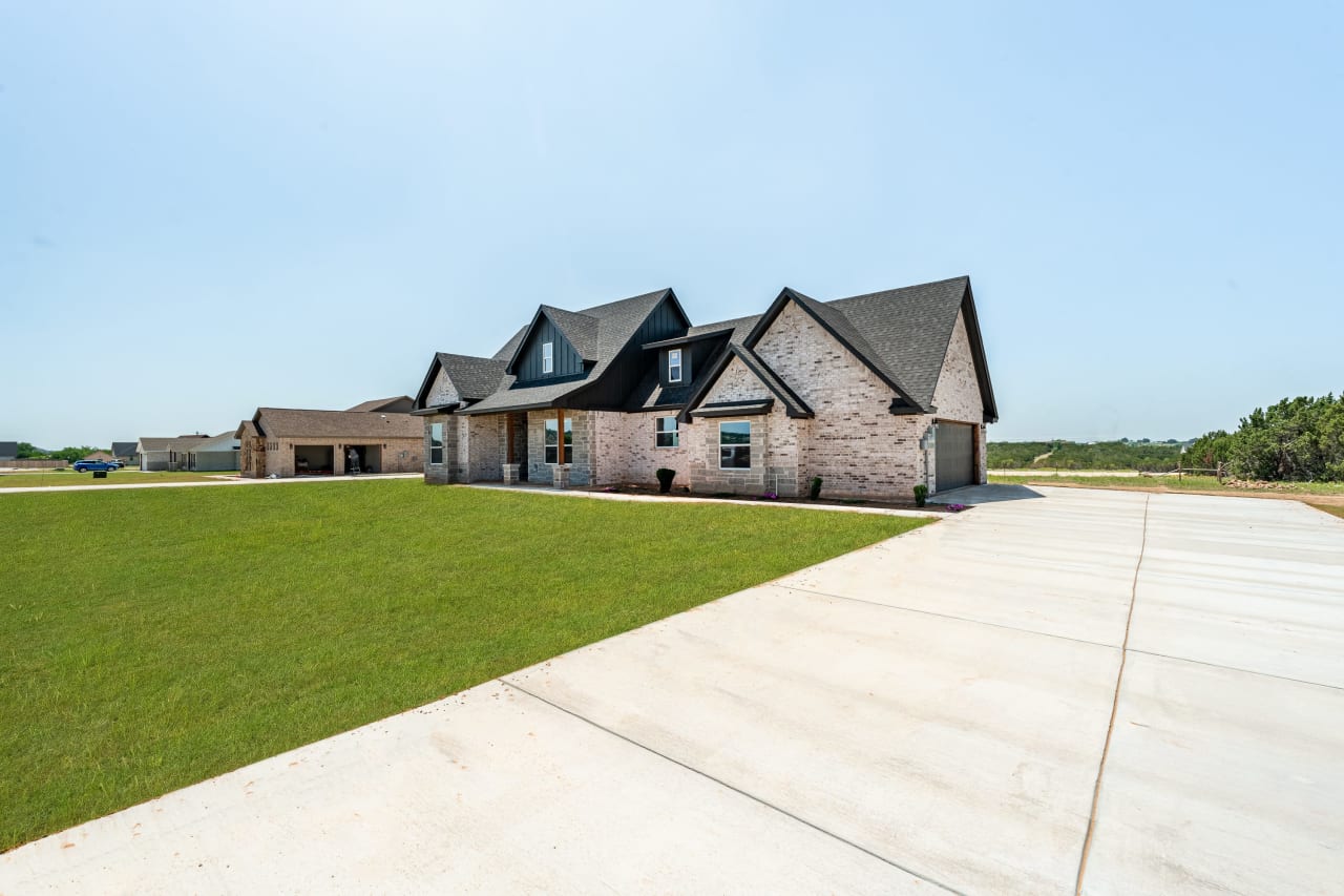 Semi-Custom New Construction Homes in Rural DFW | Semi- Custom