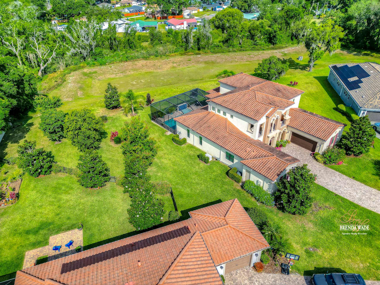 PRICE REDUCED! | 122 BROOKOVER LN