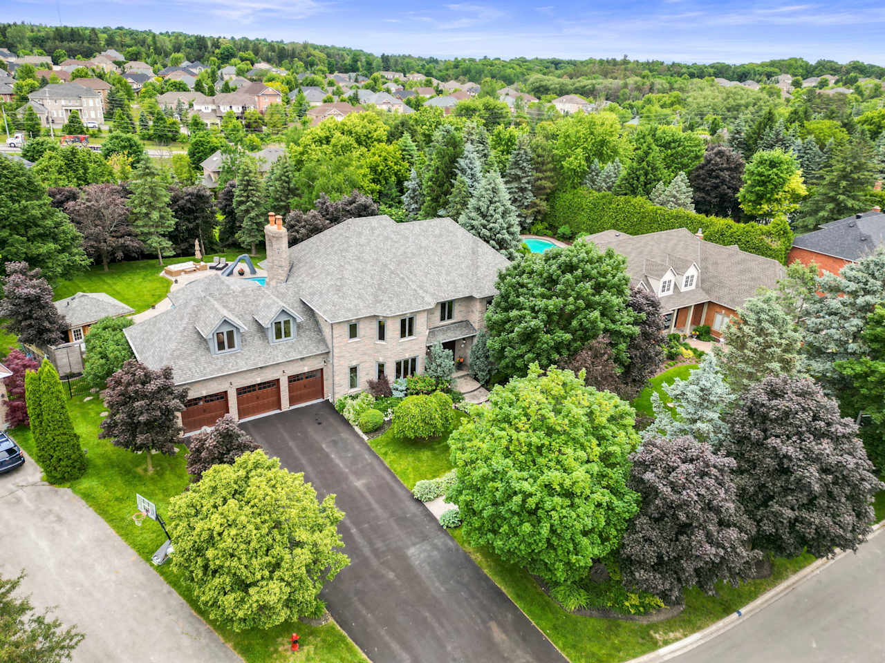 Large Custom Built and Beautifully Maintained Home | Barry Cohen Homes