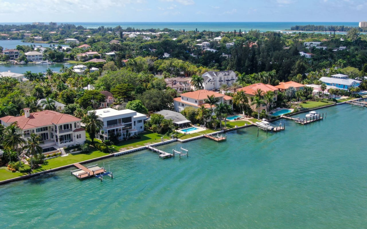 SERHANT. Real Estate