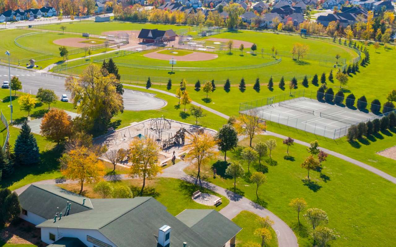 Living in Medina, MN: Neighborhood Guide | Holly Connaker