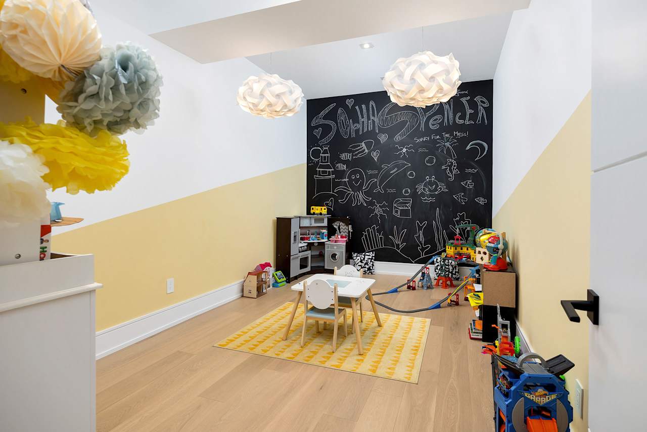 2102 Glenforest Crescent | Oakville, ON L6J 2G4 | Goodale Miller Team