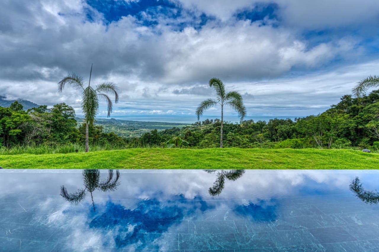 3 Bedroom Ocean View Estate