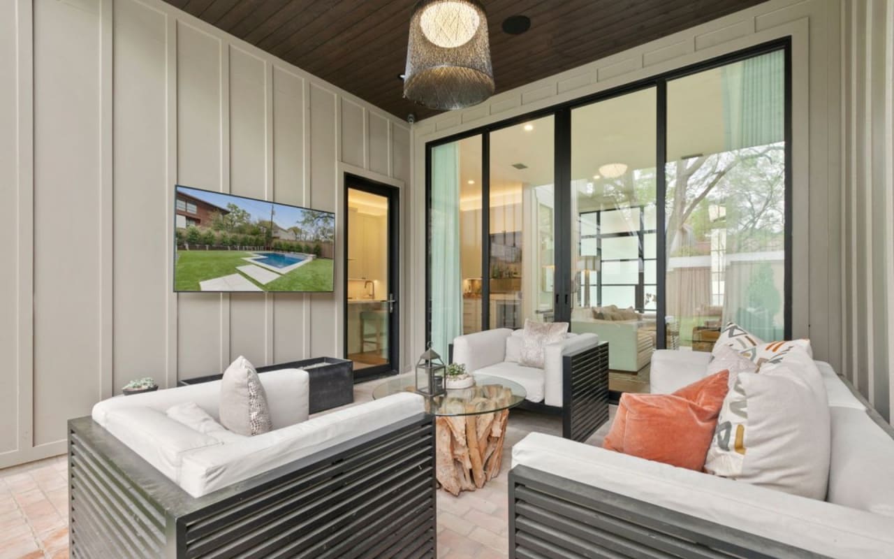 1301 Woodlawn Blvd | Lander Peerman