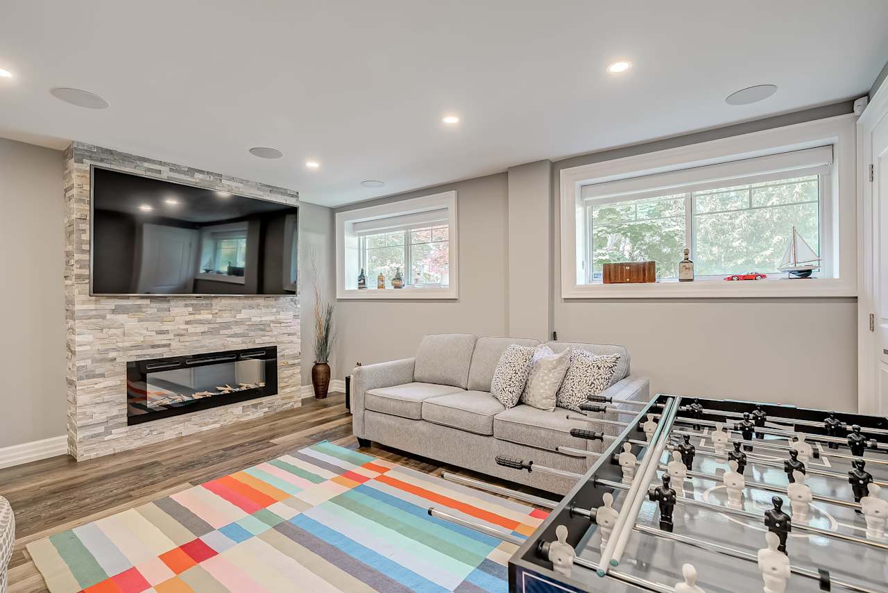 236 Sunrise Crescent | Oakville, ON L6L 3L3 | Goodale Miller Team