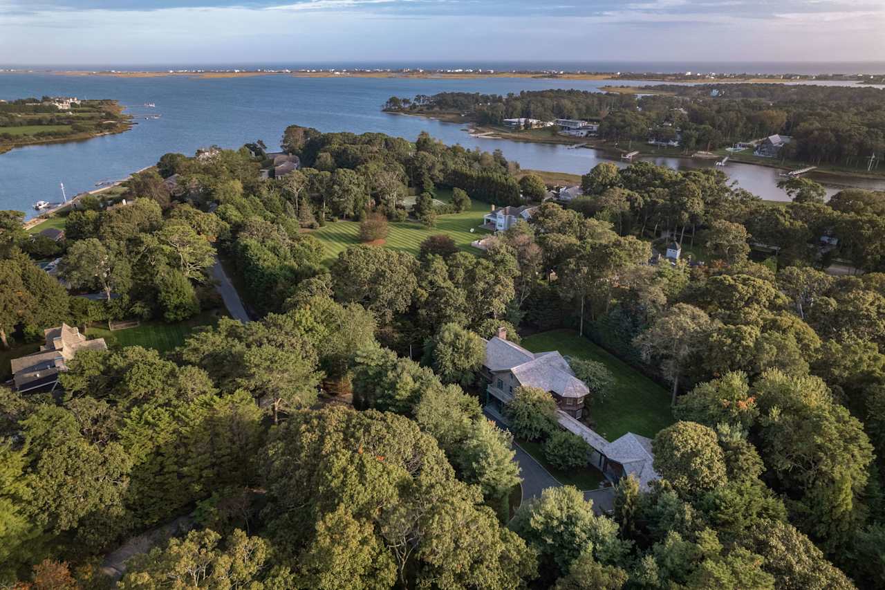 A Sublime Traditional in the Historic Village of Quogue | CeeJackTeam ...