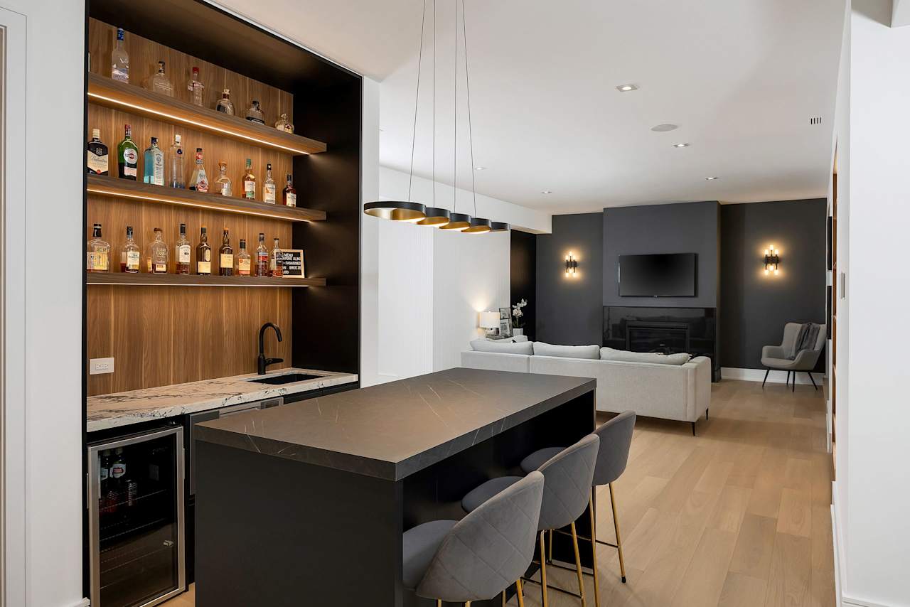 2102 Glenforest Crescent | Oakville, ON L6J 2G4 | Goodale Miller Team