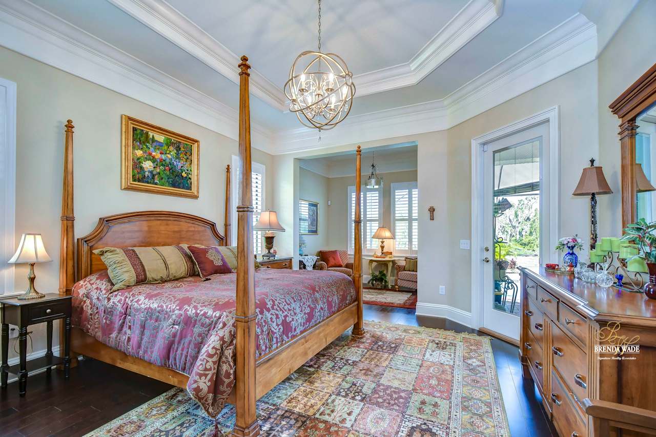 PRICE REDUCED! | 122 BROOKOVER LN