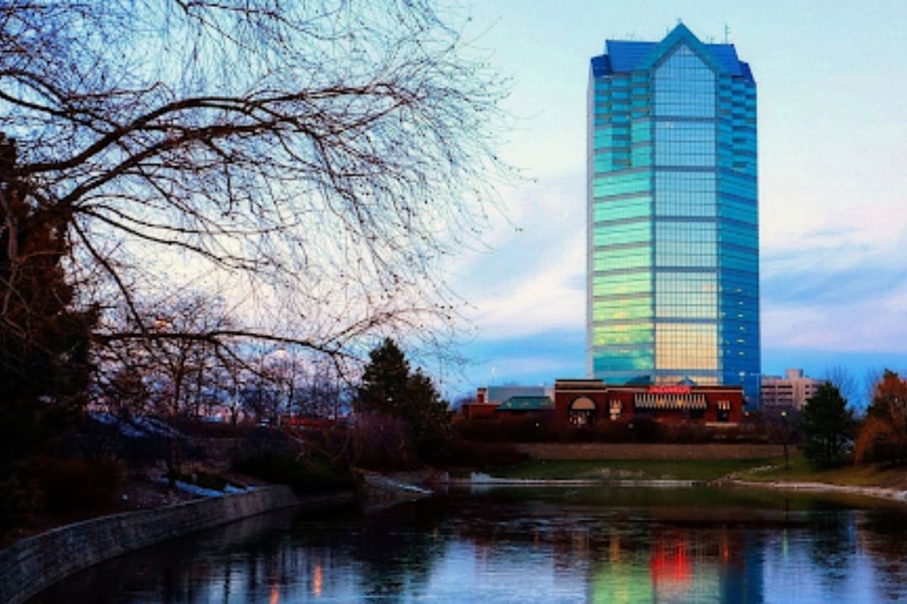 Oak Brook Lifestyle Guide | RE/MAX Legends