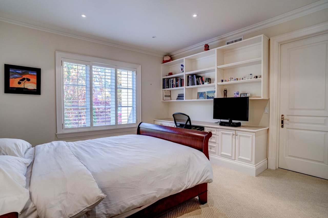 SOLD: Most Prestigious Location | Barry Cohen Homes