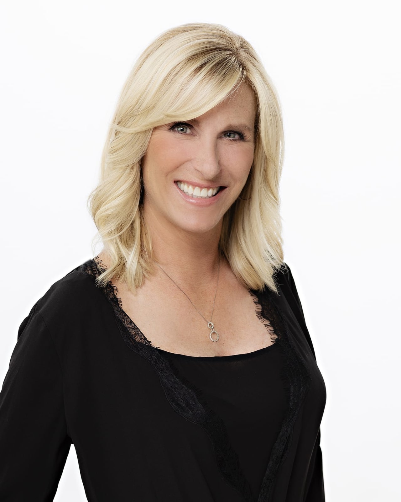 About Lisa Loyd | The Patrick Loyd Group | Newport Beach Real Estate Team