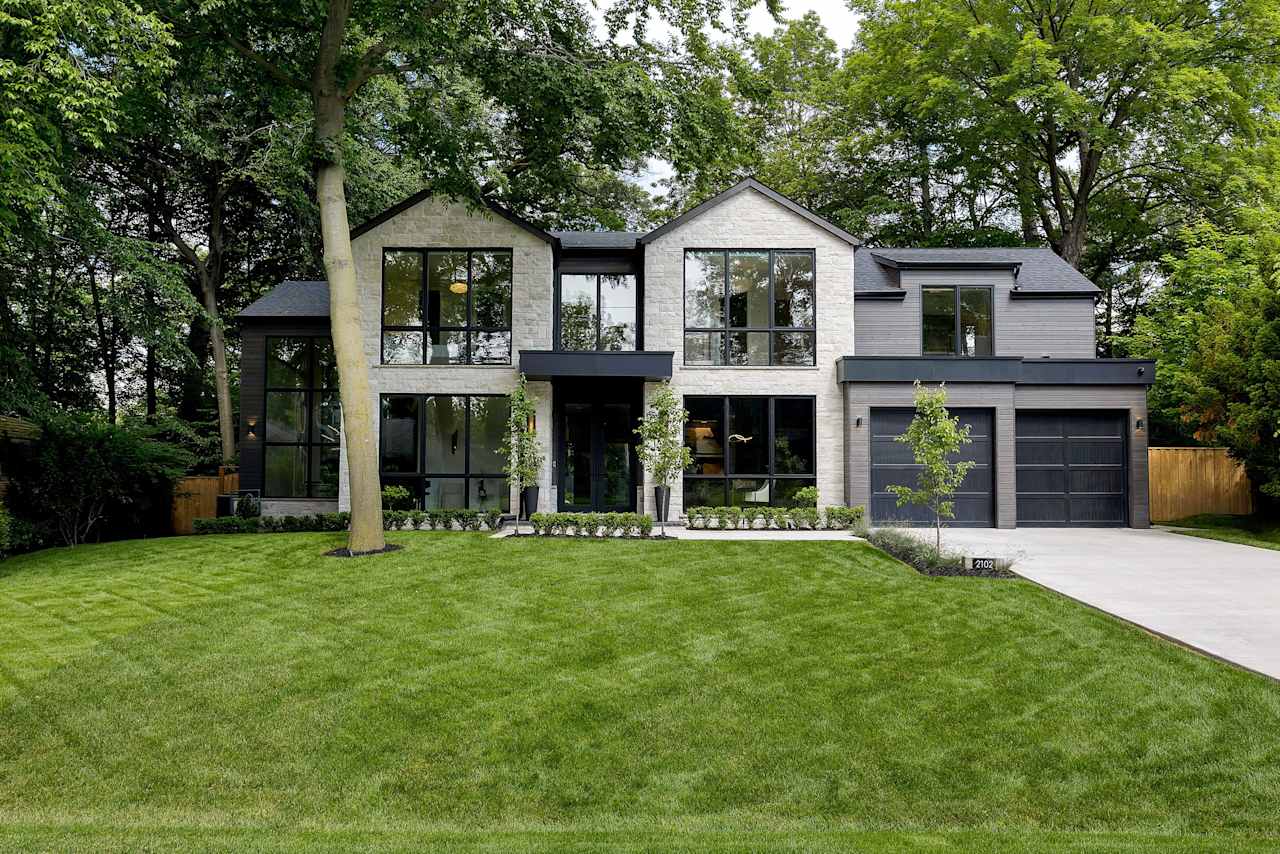 2102 Glenforest Crescent | Oakville, ON L6J 2G4 | Goodale Miller Team