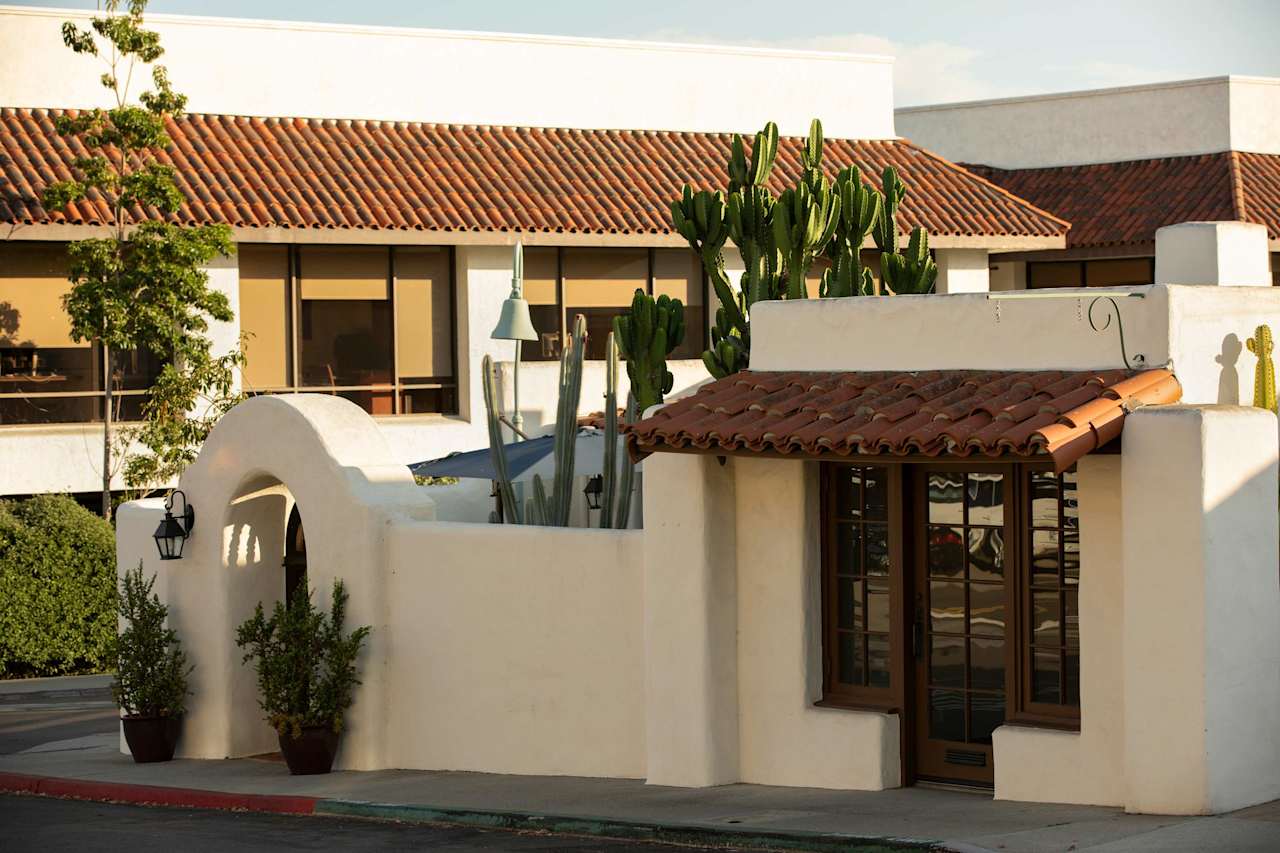 Laura Barry Luxury Estates | Rancho Santa Fe Real Estate